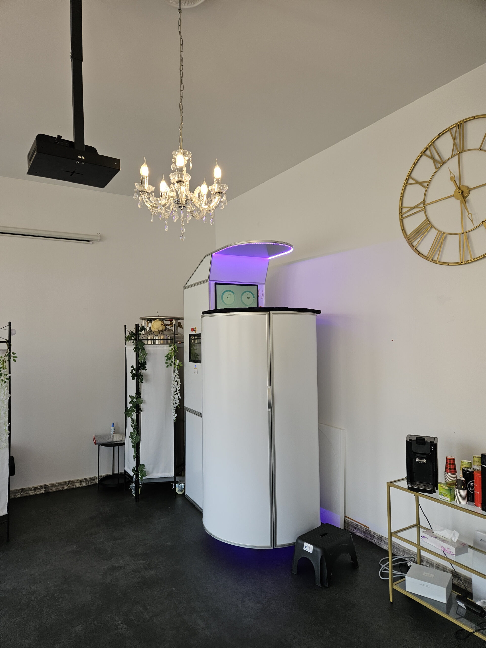 2023 Cryomed Pro, France used cryotherapy machine